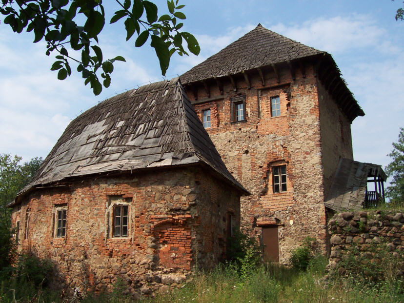 Witków (lubuskie) – gotycka wieża obronno-mieszkalna « Zamki Rotmanka