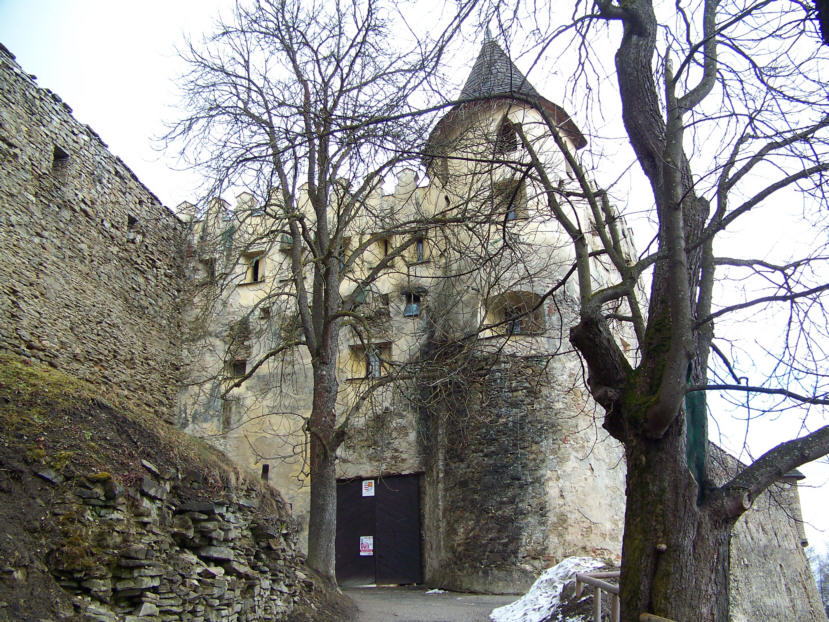 Słowacja – Stara Lubowna – zamek – Hrad Ľubovňa « Zamki Rotmanka