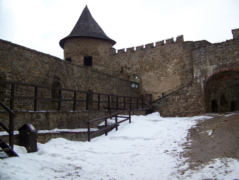 Słowacja – Stara Lubowna – zamek – Hrad Ľubovňa « Zamki Rotmanka