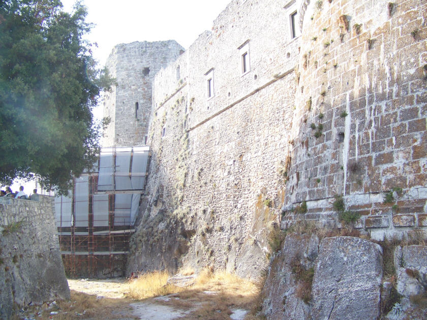 Włochy – Monte Sant’ Angelo – miasto « Zamki Rotmanka