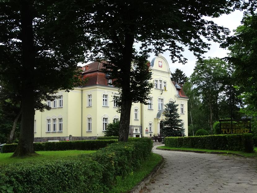 Tursko – Neobarokowy pałac rodu von Zitzewitzów « Zamki Rotmanka