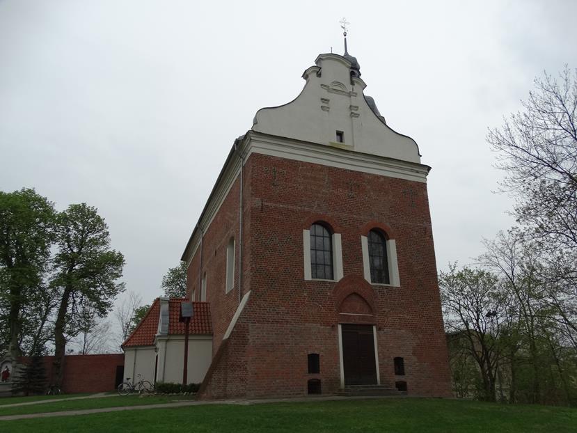 Krajenka – gotycki zamek przebudowany na kościół « Zamki Rotmanka