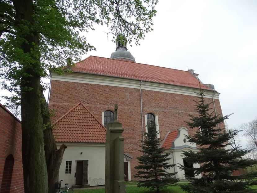 Krajenka – gotycki zamek przebudowany na kościół « Zamki Rotmanka