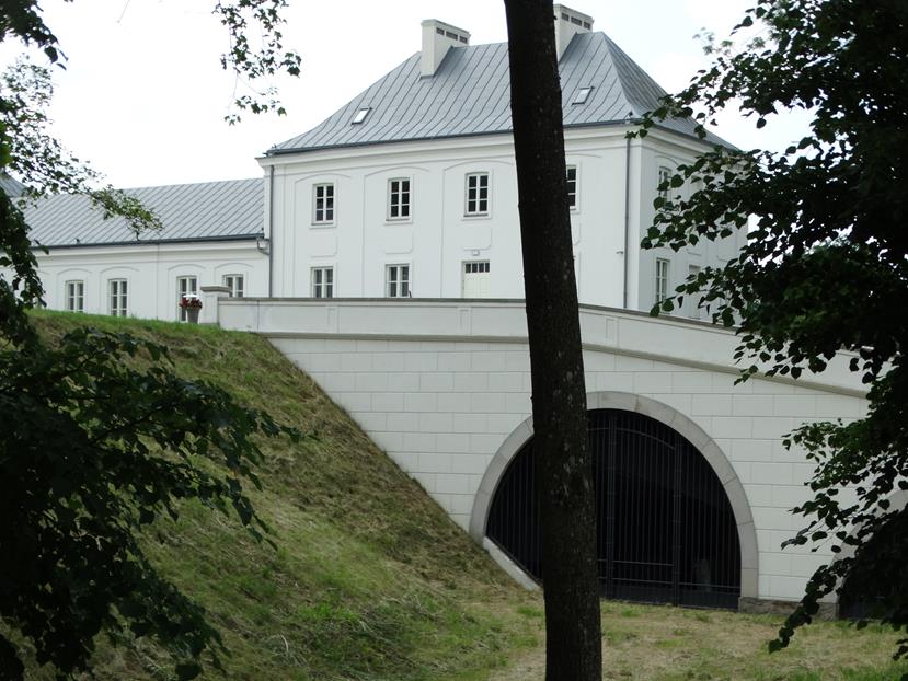 Janów Podlaski – pałac biskupi wzniesiony na gruzach zamku « Zamki Rotmanka