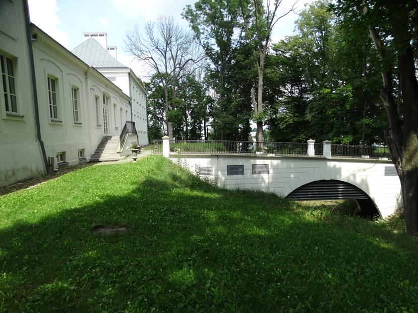 Janów Podlaski – pałac biskupi wzniesiony na gruzach zamku « Zamki Rotmanka