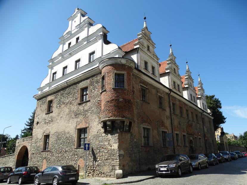 Strzelin – Dwór Książąt Brzeskich « Zamki Rotmanka