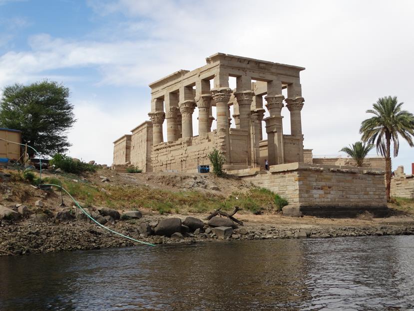 Egipt – Asuan – świątynia Izydy na wyspie File « Zamki Rotmanka