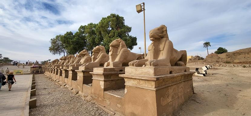 Egipt – Karnak – zespół świątyń poświęconych bogom tebańskim « Zamki ...