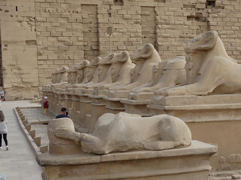 Egipt – Karnak – zespół świątyń poświęconych bogom tebańskim « Zamki ...